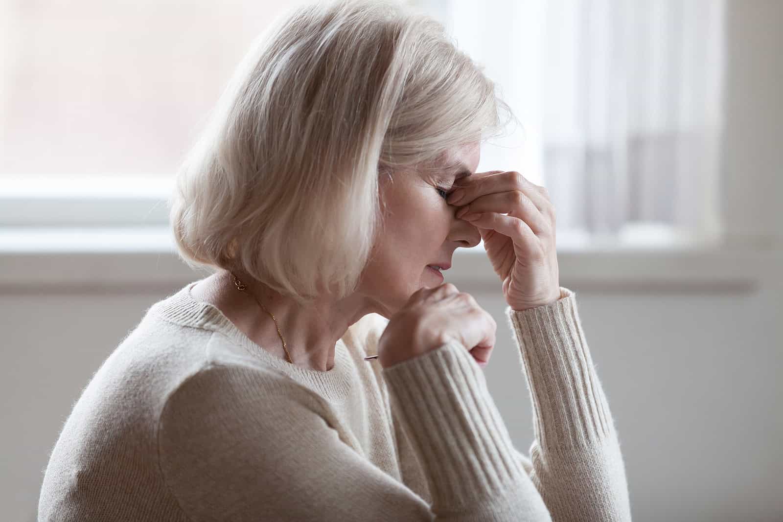 Age-Related Macular Degeneration Symptoms - Florida Eye Specialists